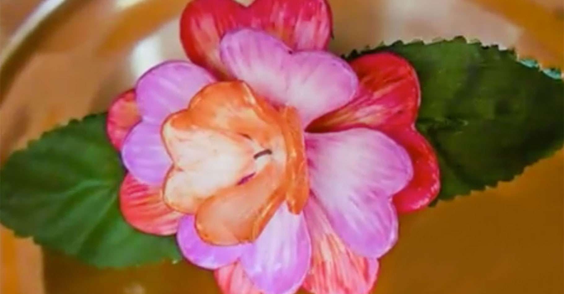 L’éclosion d’une fleur… artificielle