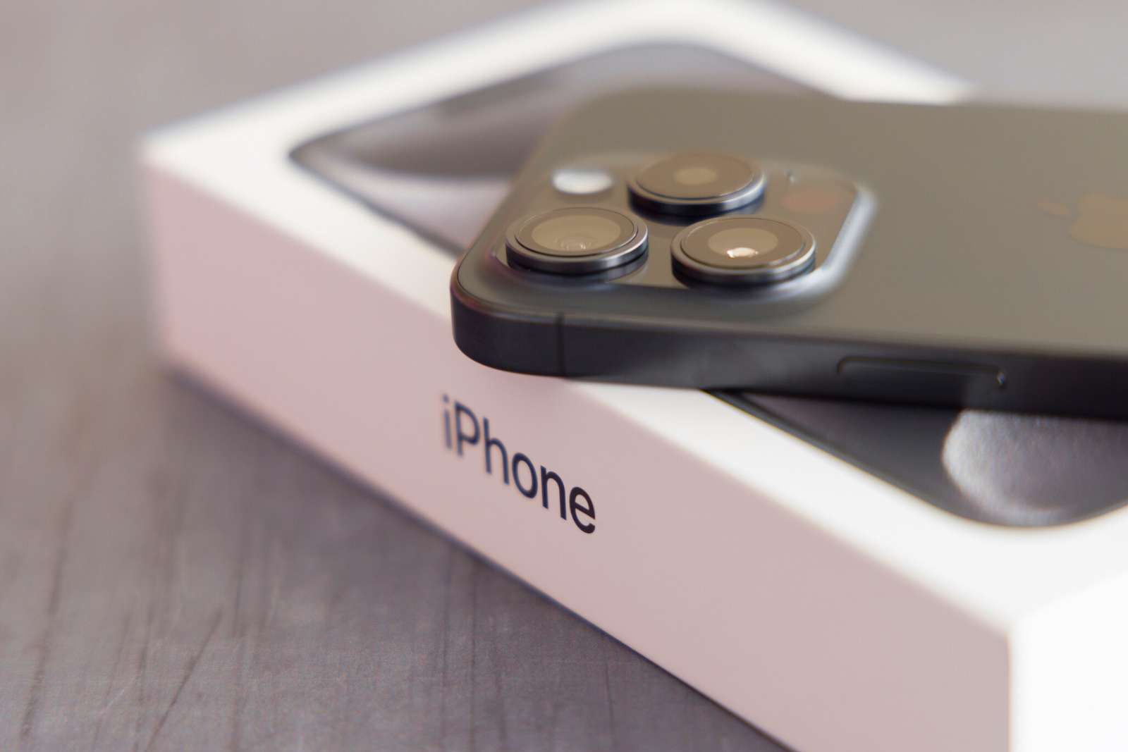 Voici ce que l'on sait sur l'écran du futur iPhone 17 Pro - NViNiO News & Search