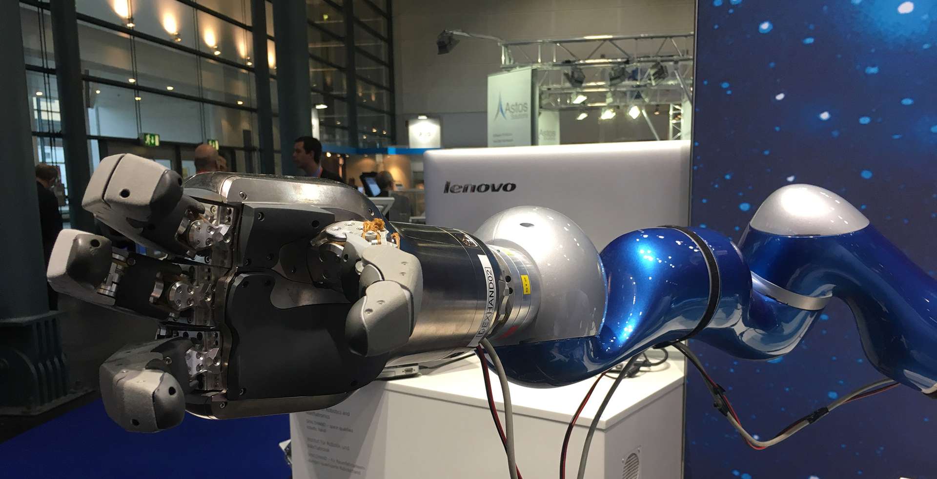 Spacehand : une main robotique dans l'espace