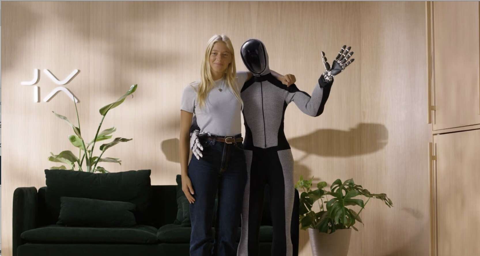 Neo Beta, le robot domestique qui vous fait oublier qu’il n’est pas humain : vous n’allez pas y ...