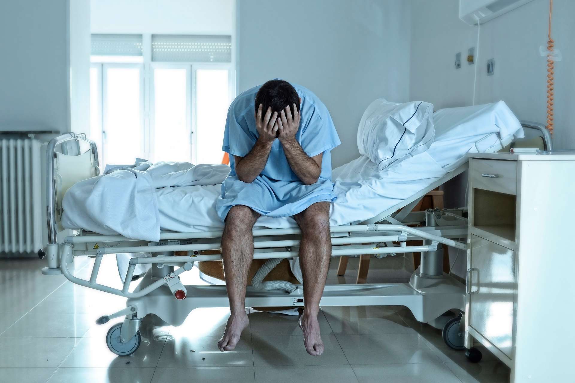 Variole du singe : ce que l'on sait, avec Xavier Lescure, de l'hôpital ...
