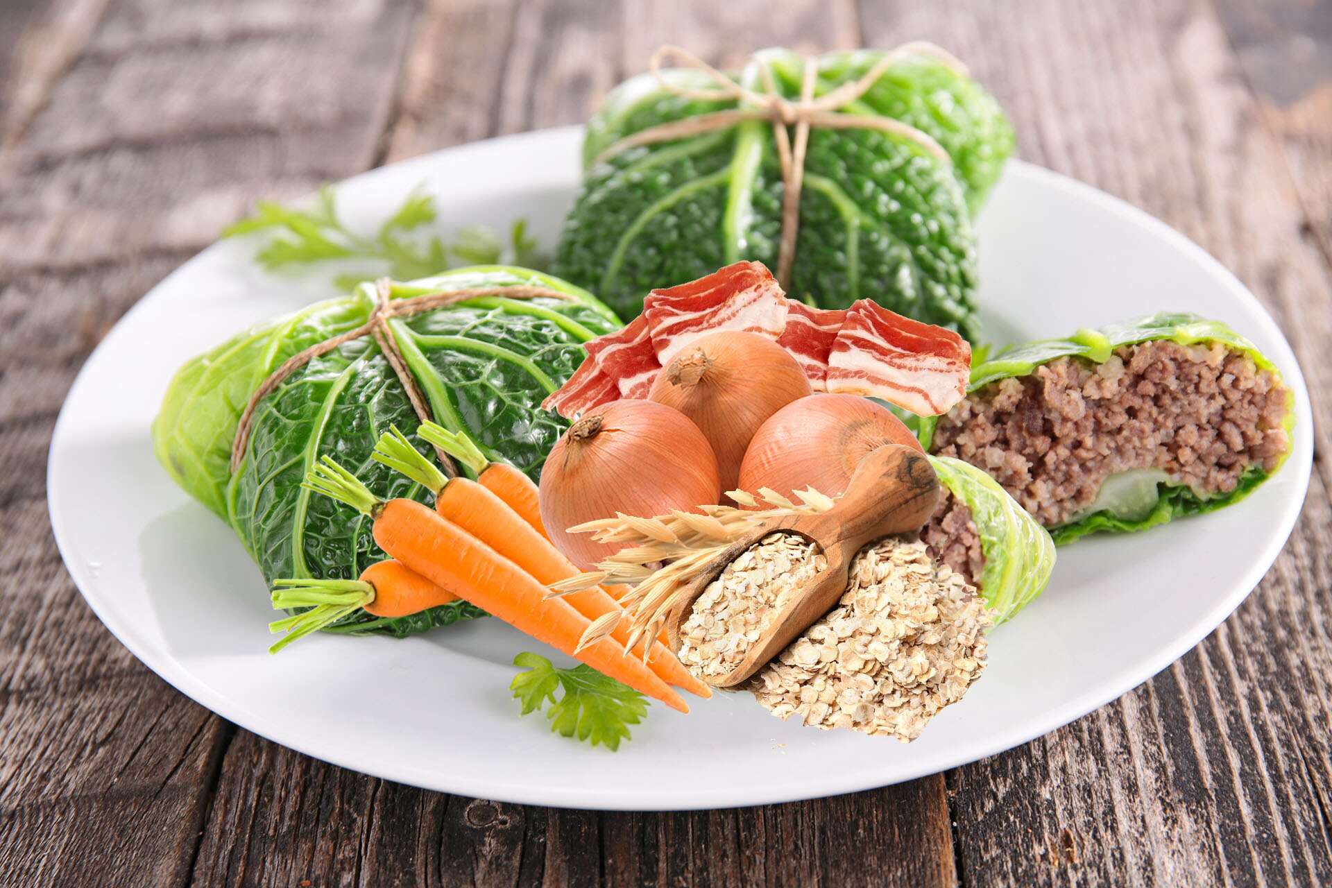 Recette | Un régal d'hiver le choux farci à l’avoine et au lard