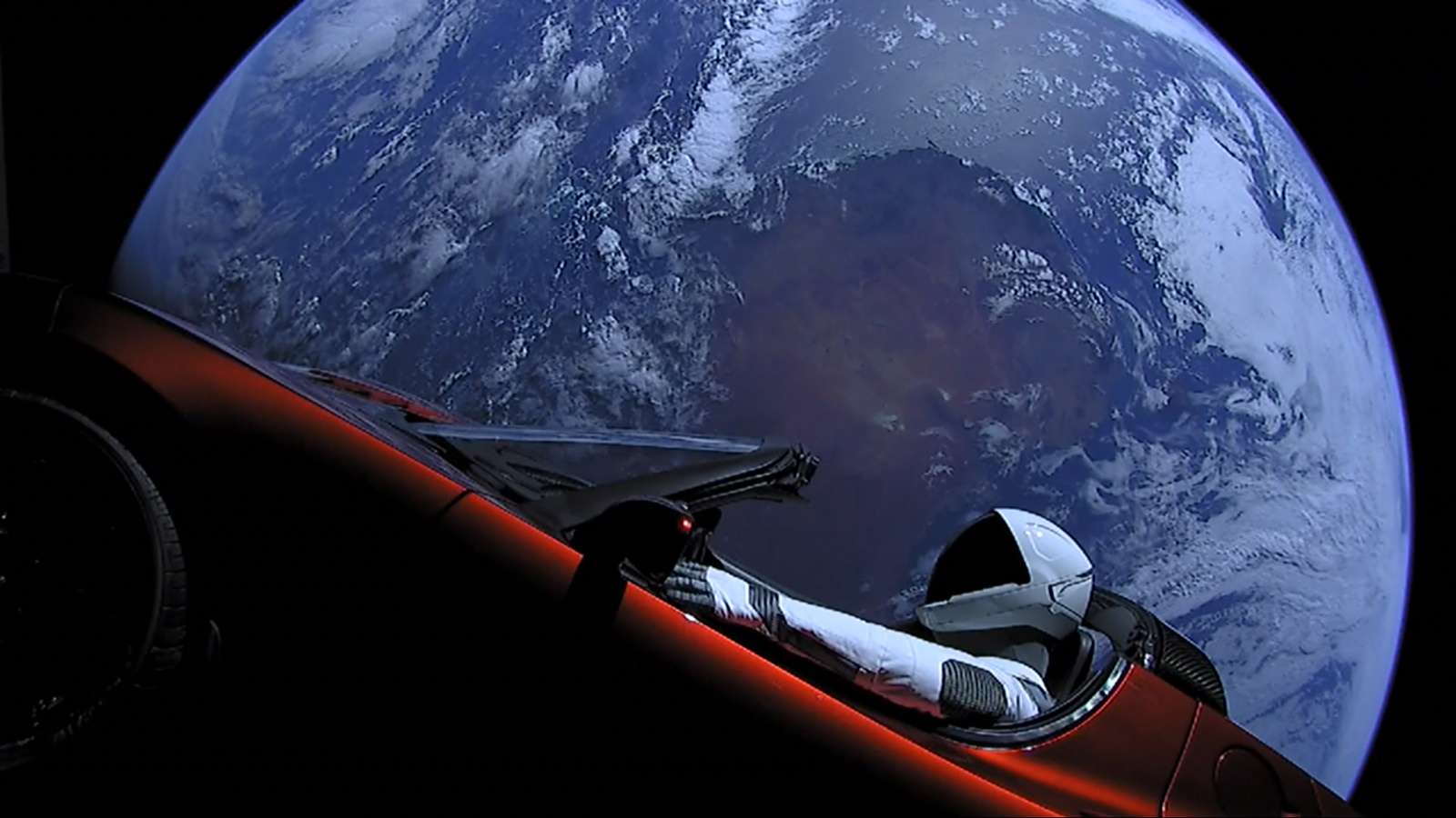 Mars : la Tesla d’Elon Musk pourrait revenir sur Terre
