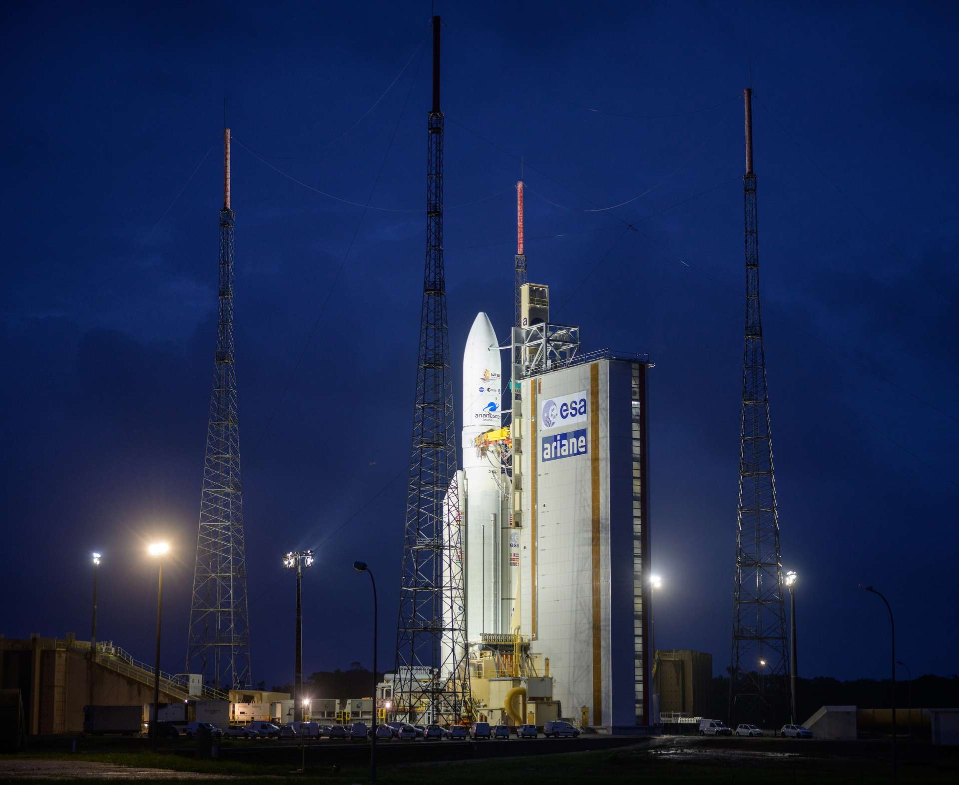 Les dernières photos du télescope spatial Webb et d’Ariane 5 avant le lancement