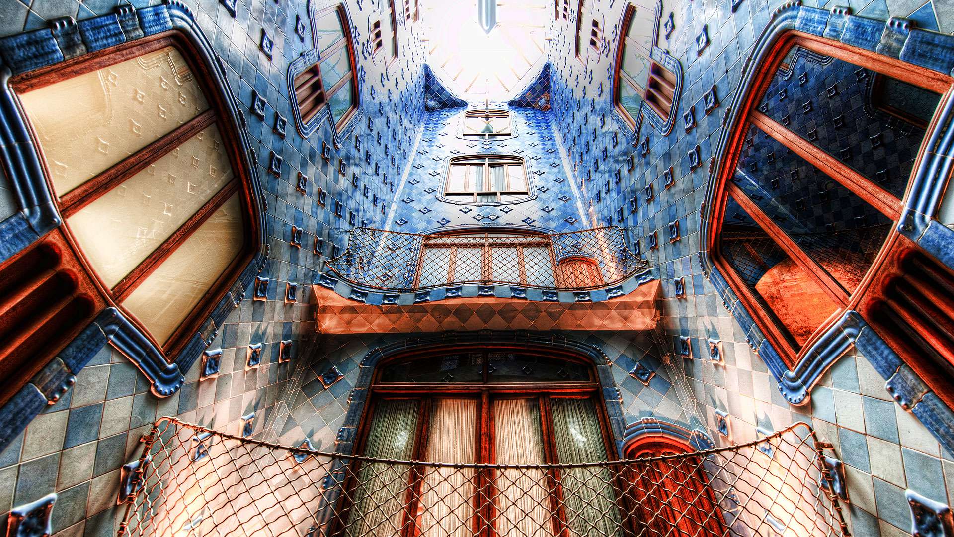Le lumineux patio de la Casa Batllo - Photos Futura