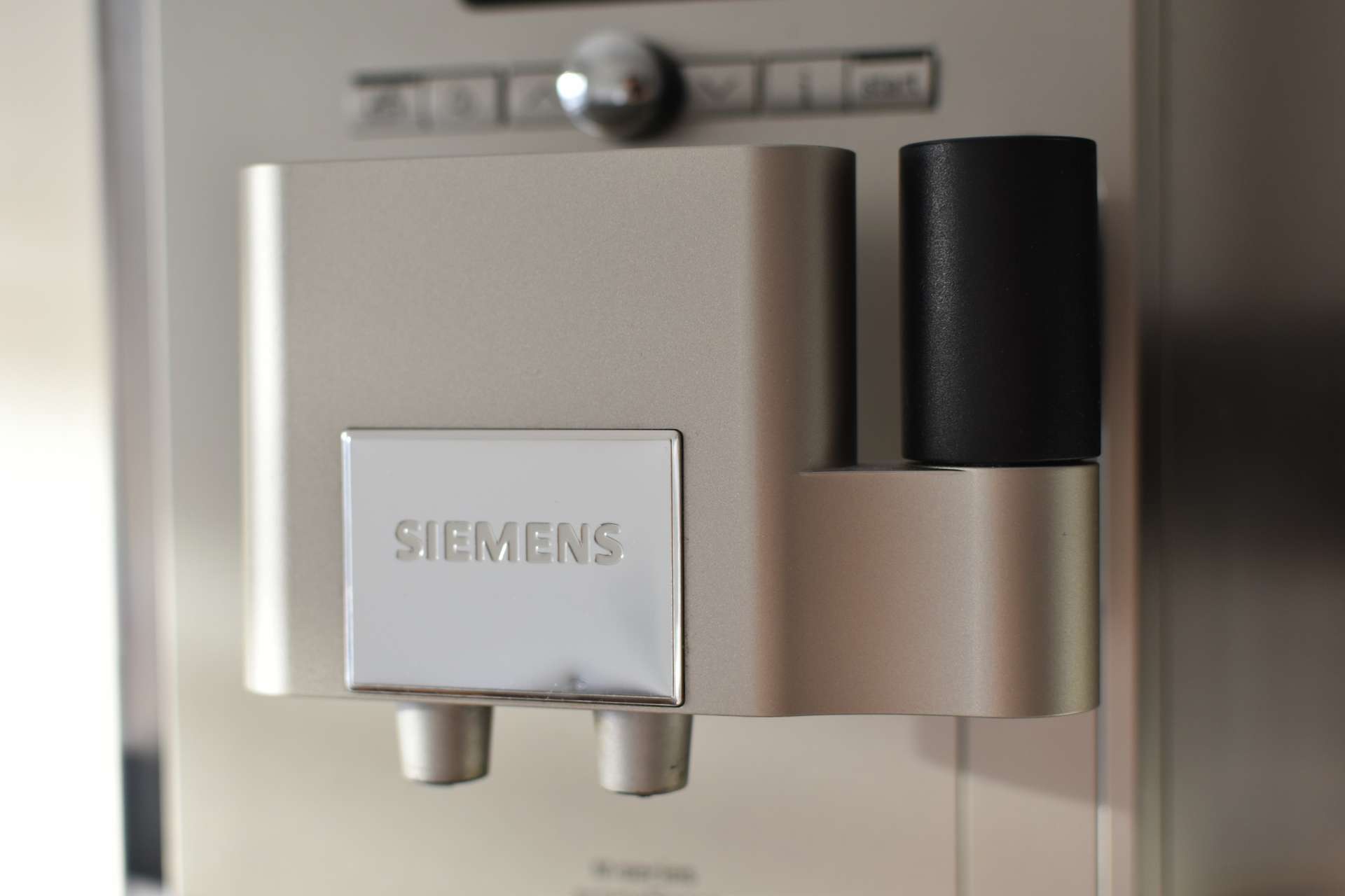 Siemens TP503R09 : une cafetière haut de gamme destinée aux passionnés ...