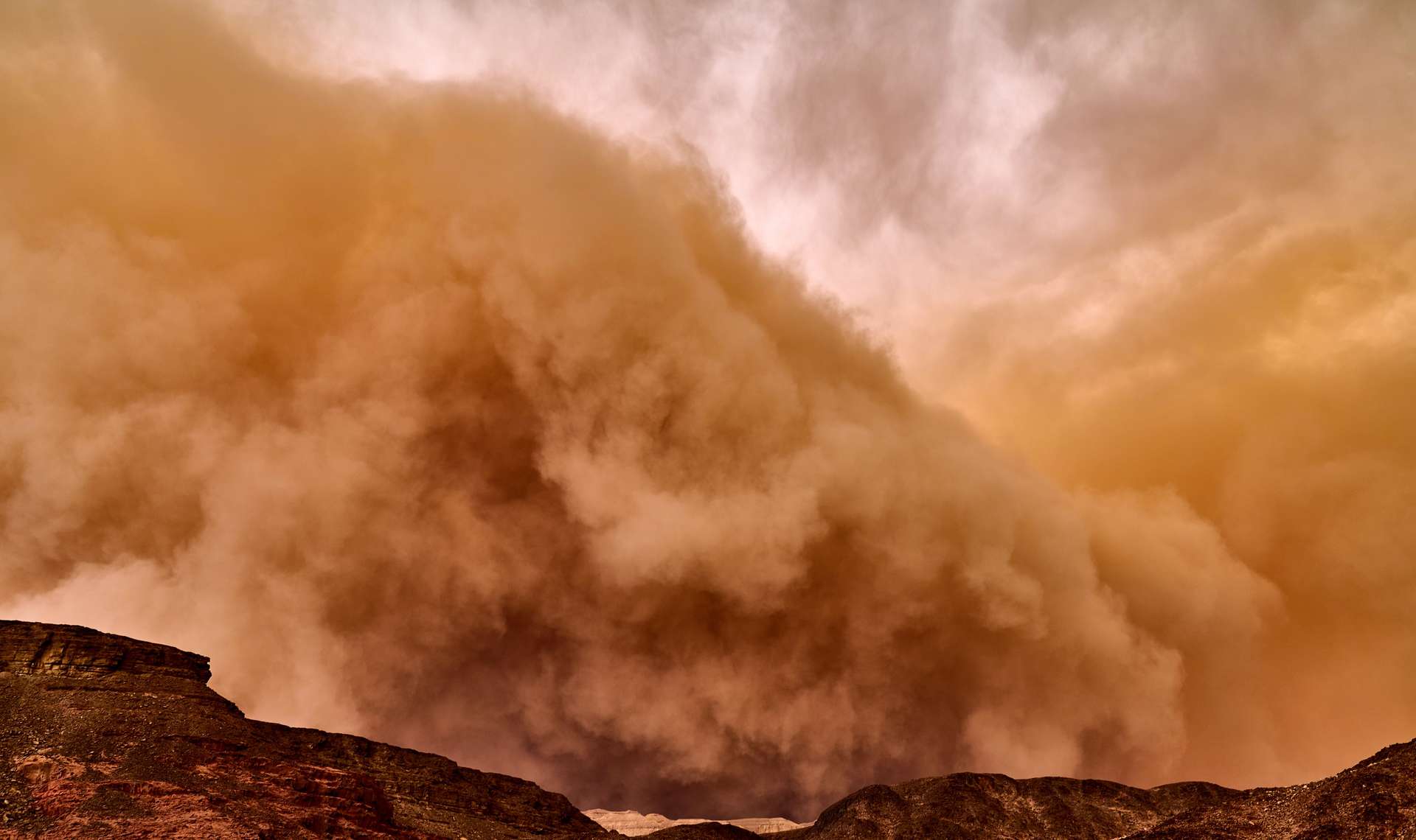 Un nuage de sable du Sahara remonte sur la France