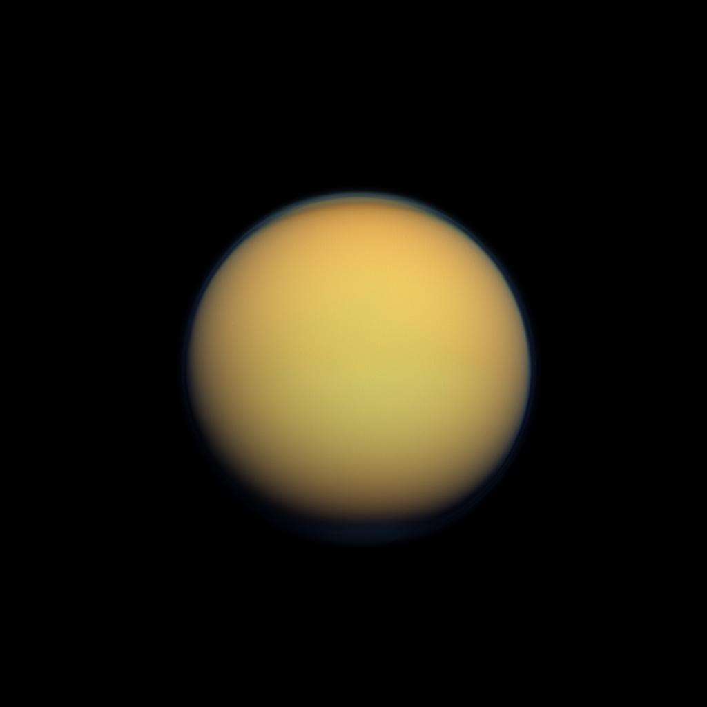 Titan, lune de Saturne, ressemble curieusement au lointain nuage de Oort