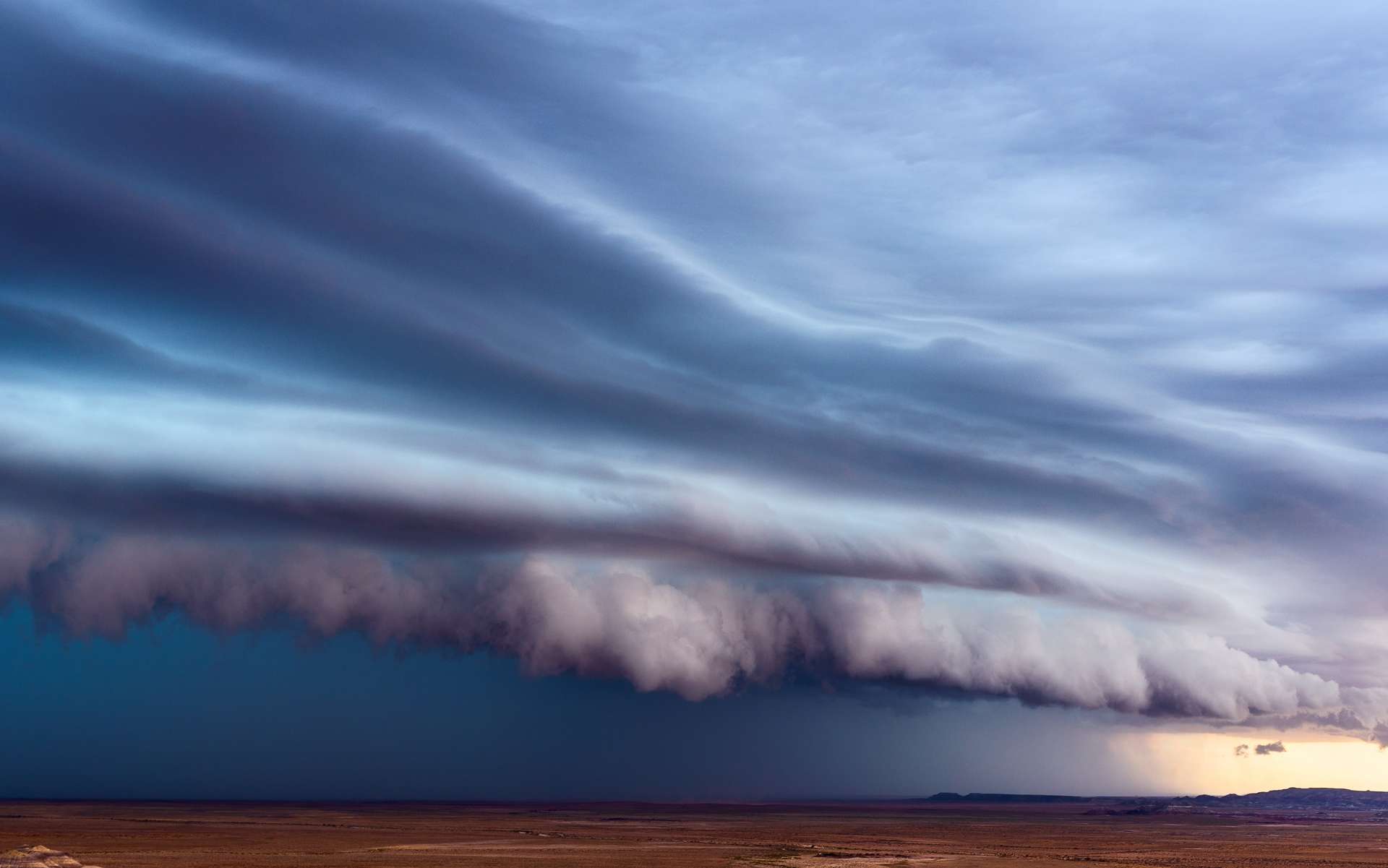 En images, un arcus presque surnaturel en Normandie ce matin