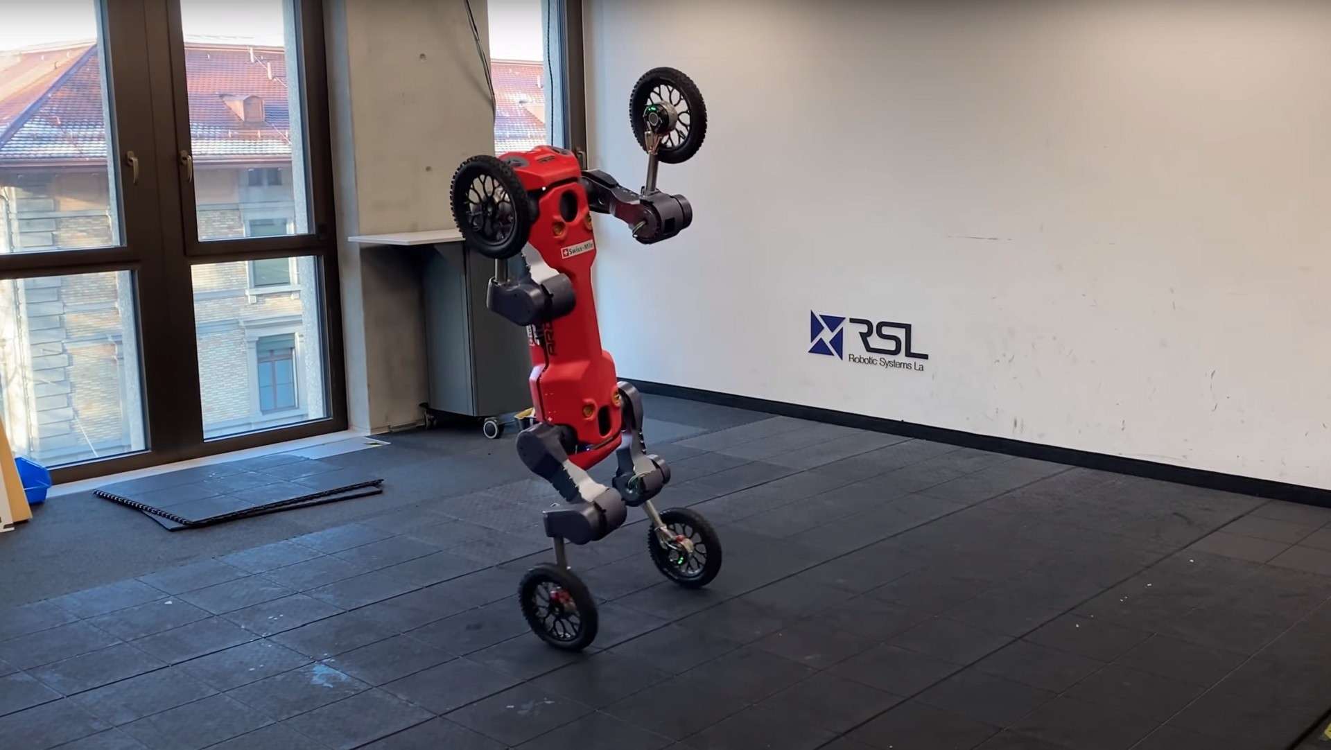 Le robot ANYmal tout-terrain est l'avenir de la livraison en ville