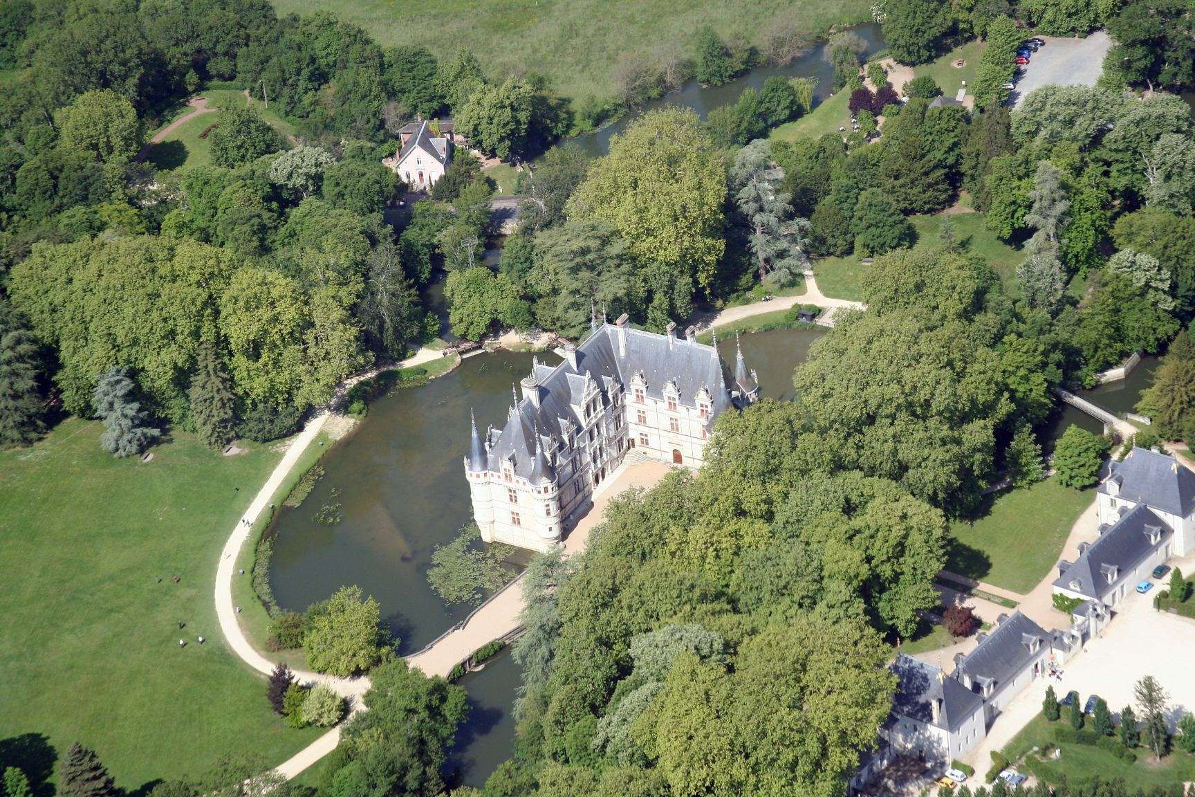 À Azay-le-Rideau, un château chargé d'histoire - Photos Futura