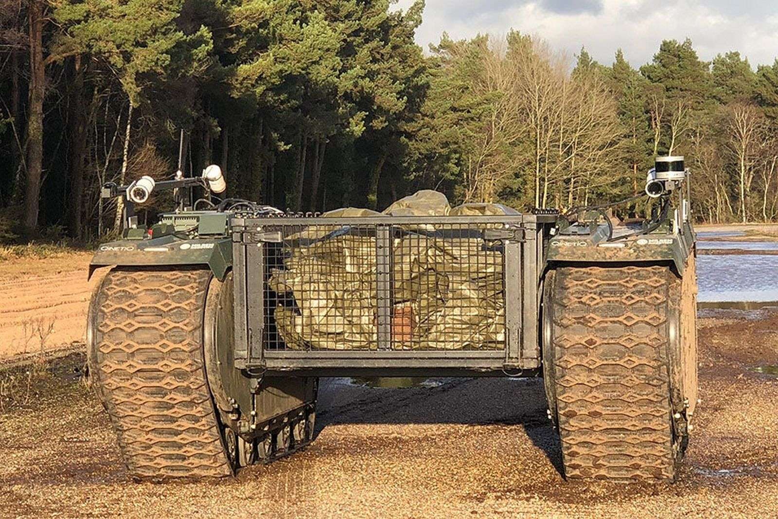 Robotique militaire : le Royaume-Uni lance le plus grand exercice de ...