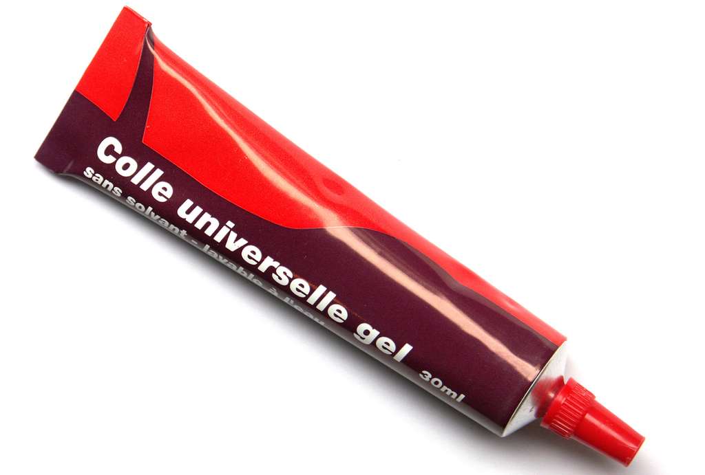 Colle universelle, quels sont ses composants