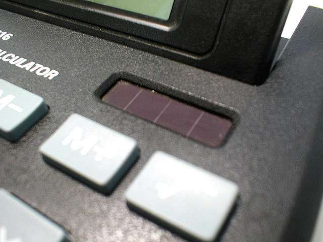 Une cellule solaire en silicium amorphe et souple : a-Si | Dossier