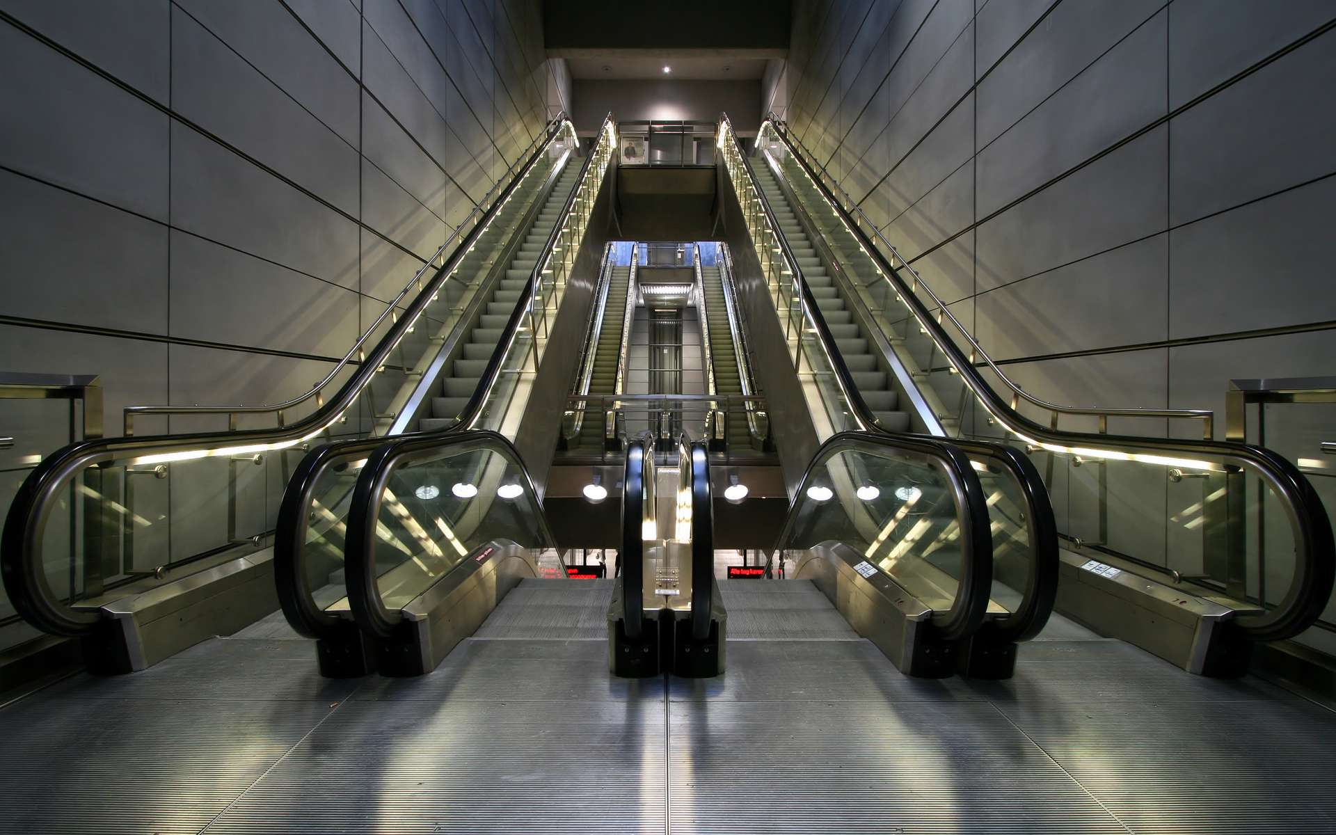Définition | Escalier mécanique - Escalator | Futura Maison