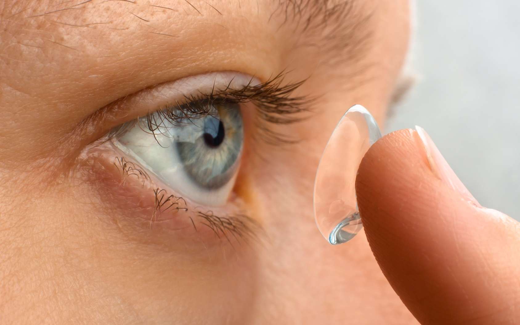 Ces Lentilles De Contact Agissent Comme Un Pansement Pour Les Yeux Bless s Ces Lentilles De Contact Agissent Comme Un Pansement Pour Les Yeux Bless s