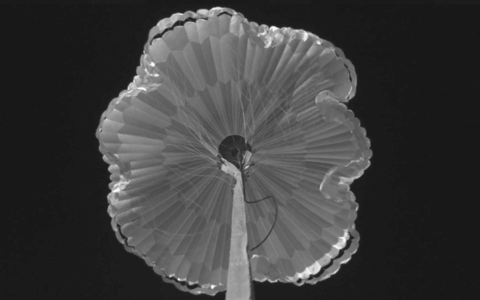 Mars 2020 : le parachute supersonique du rover réussit son dernier test