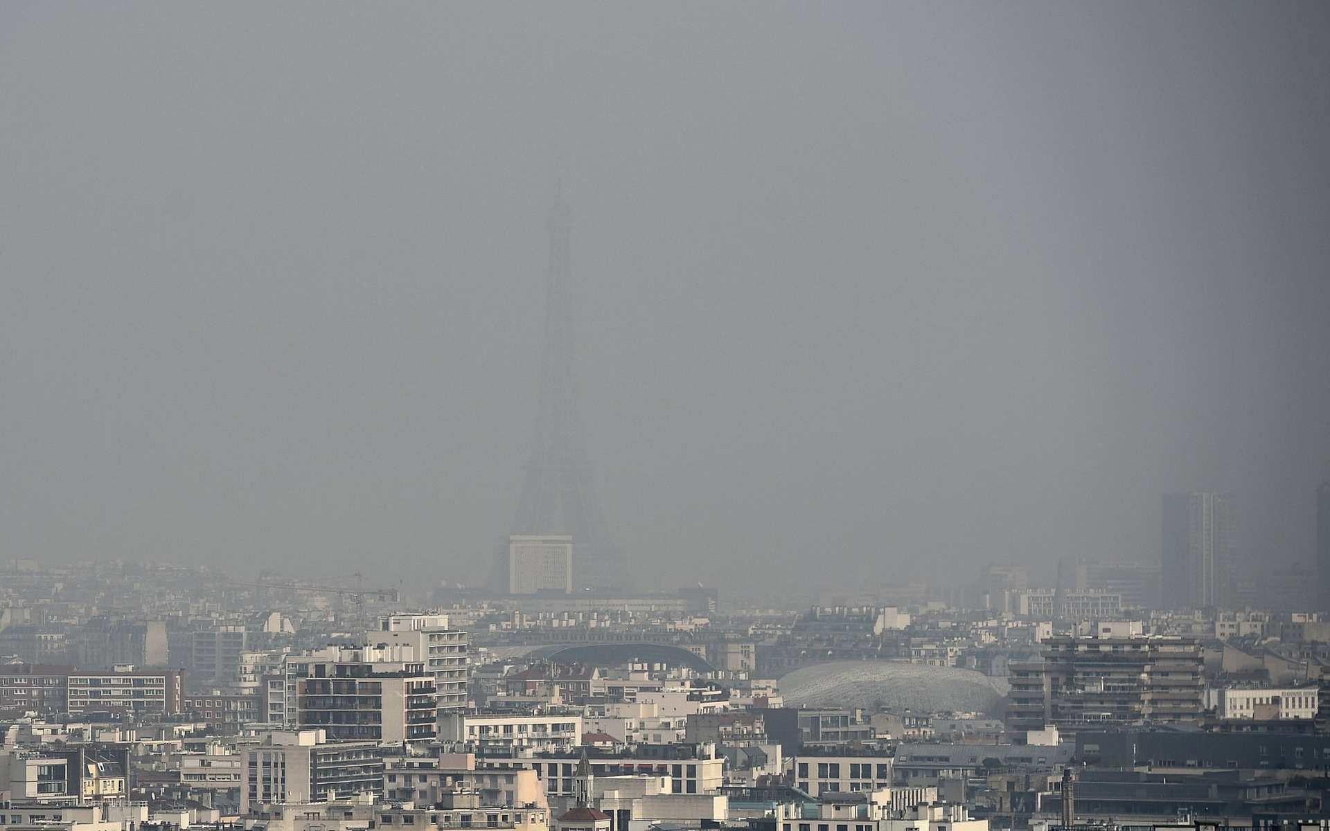 En bref : la pollution de l'air à Paris et à Lyon reste élevée
