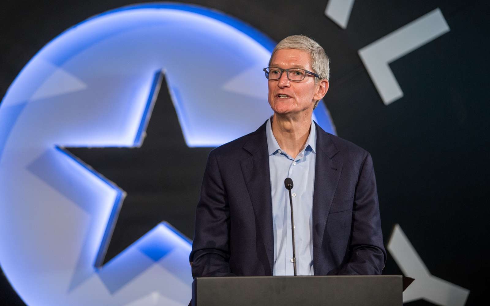 Biographie | Tim Cook - Président directeur général | Futura Tech