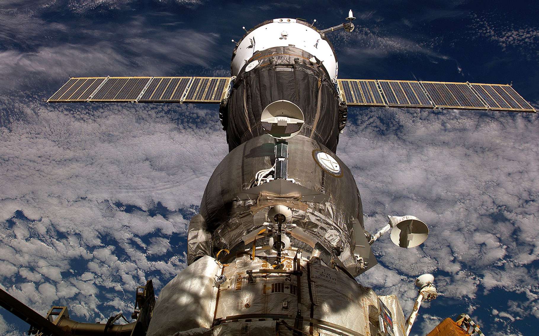 Les stations soviétiques de seconde génération : Saliout 6 et Saliout 7 ...