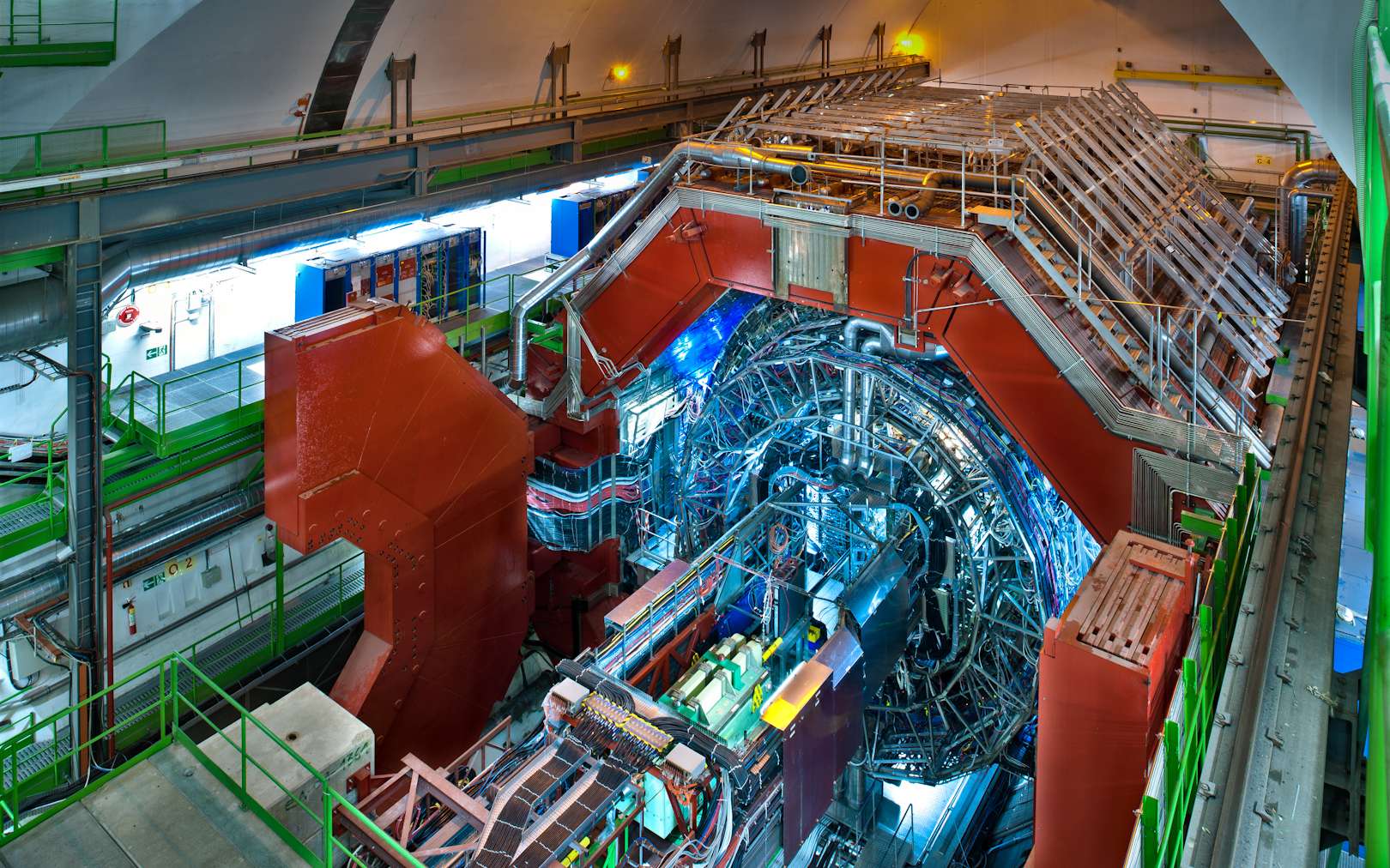 Énigme au LHC : des collisions de protons vraiment trop étranges