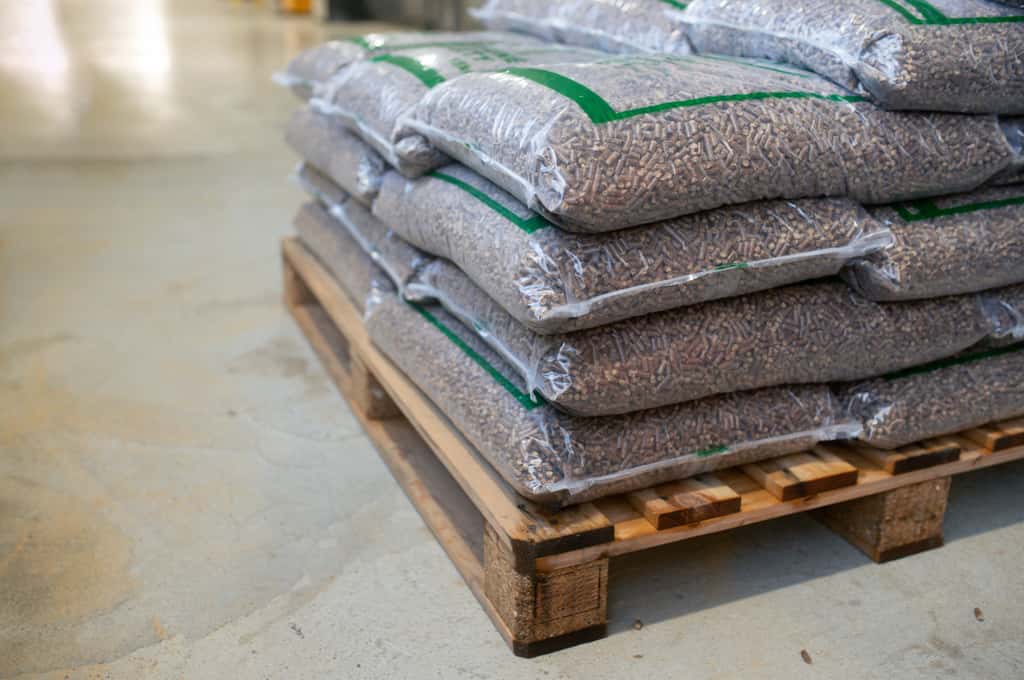 Stockage des pellets : l’erreur que tout le monde fait (qui coûte cher ...