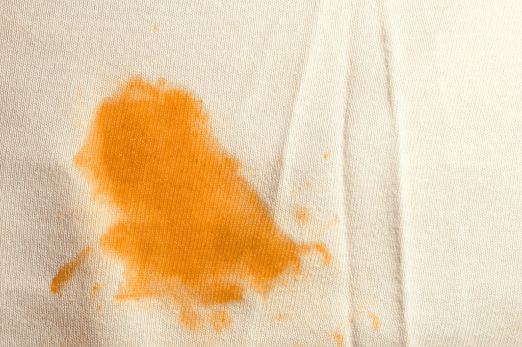 Dites adieu aux taches de sang : voici les 7 techniques testées et ...