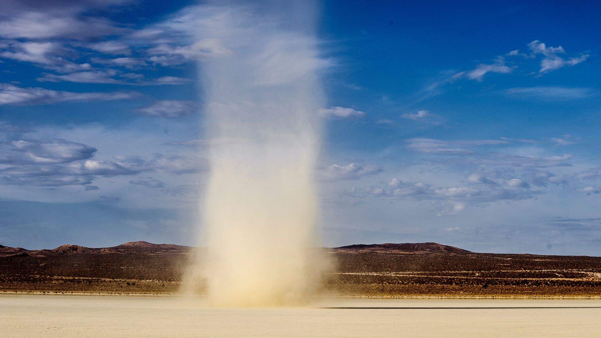 Phénomène météo extraordinaire : tout savoir sur les Dust Devils