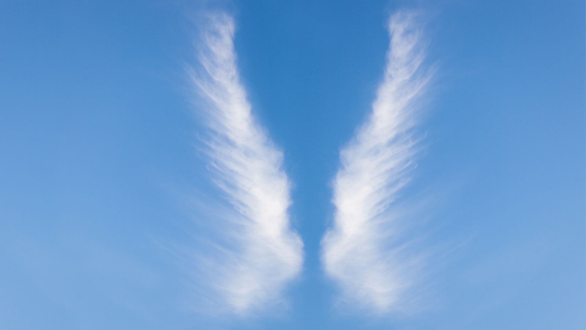 Phénomène météo extraordinaire : les nuages en forme d'ailes d'ange