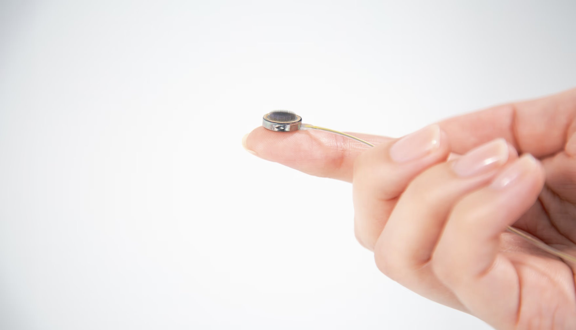 Neuralink est peut-être déjà dépassé : un nouvel implant cérébral testé ...