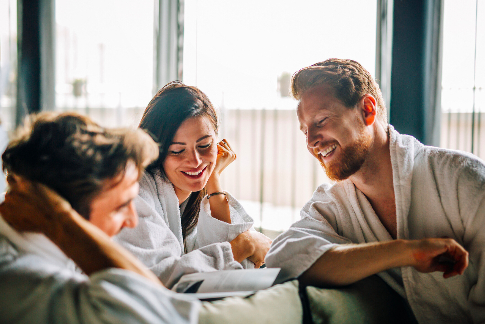 La monogamie n’est plus la norme : découvrez pourquoi les relations ...