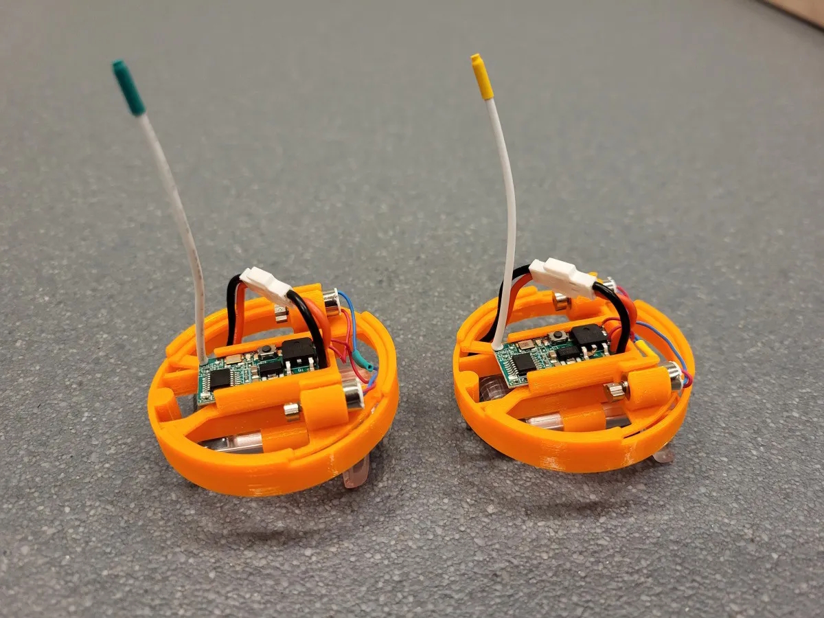 Une force invisible guide ces robots : peu importe leur nombre, ils ...