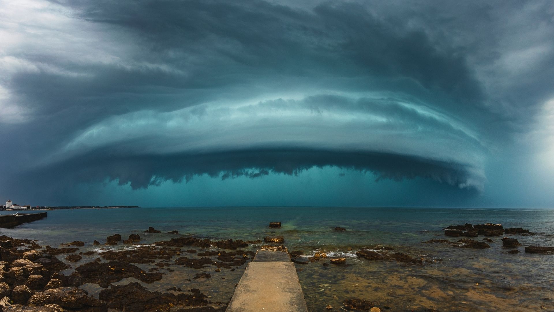 Phénomène météo extraordinaire : l'arcus